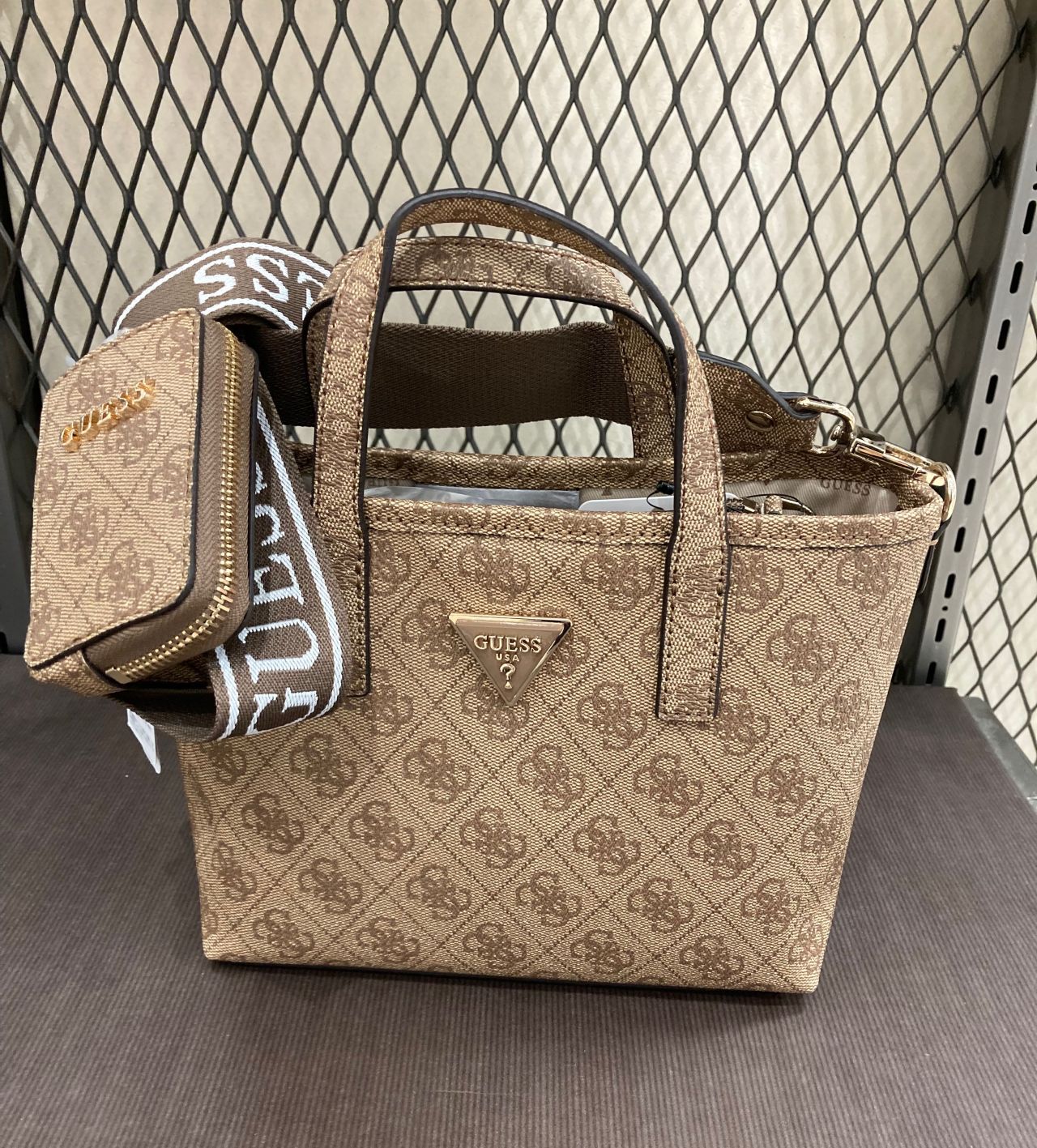 GUESS 新作入荷♪ | 三好店 | フィットハウス公式ショップブログ|FITHOUSEBLOG