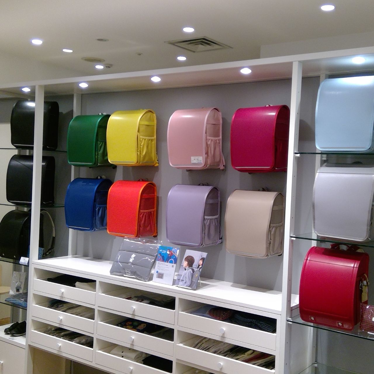 『air ran.』POP-UP 期間限定サンプル展示のご案内‼｜ファミリアそごう広島店の公式ブログ